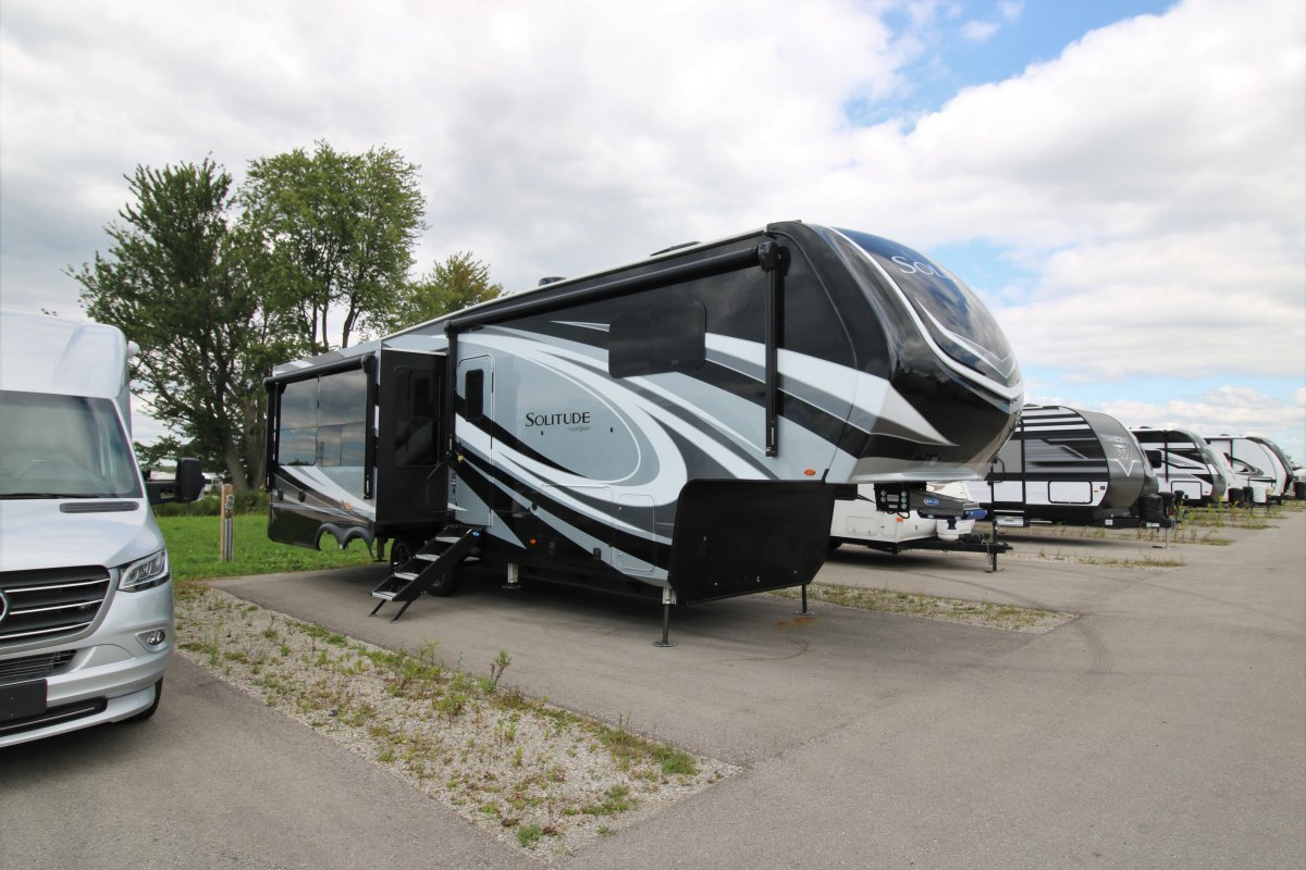 New Fifth Wheels - Airstreams | Campers London | Travel Trailers for sale