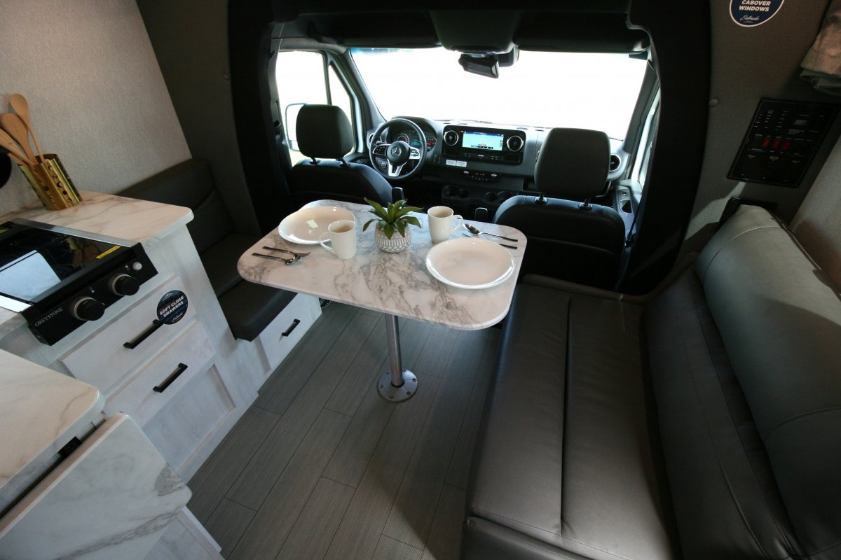 2024 FOREST RIVER EAST TO WEST ENTRADA M-CLASS 24RL - Airstreams ...
