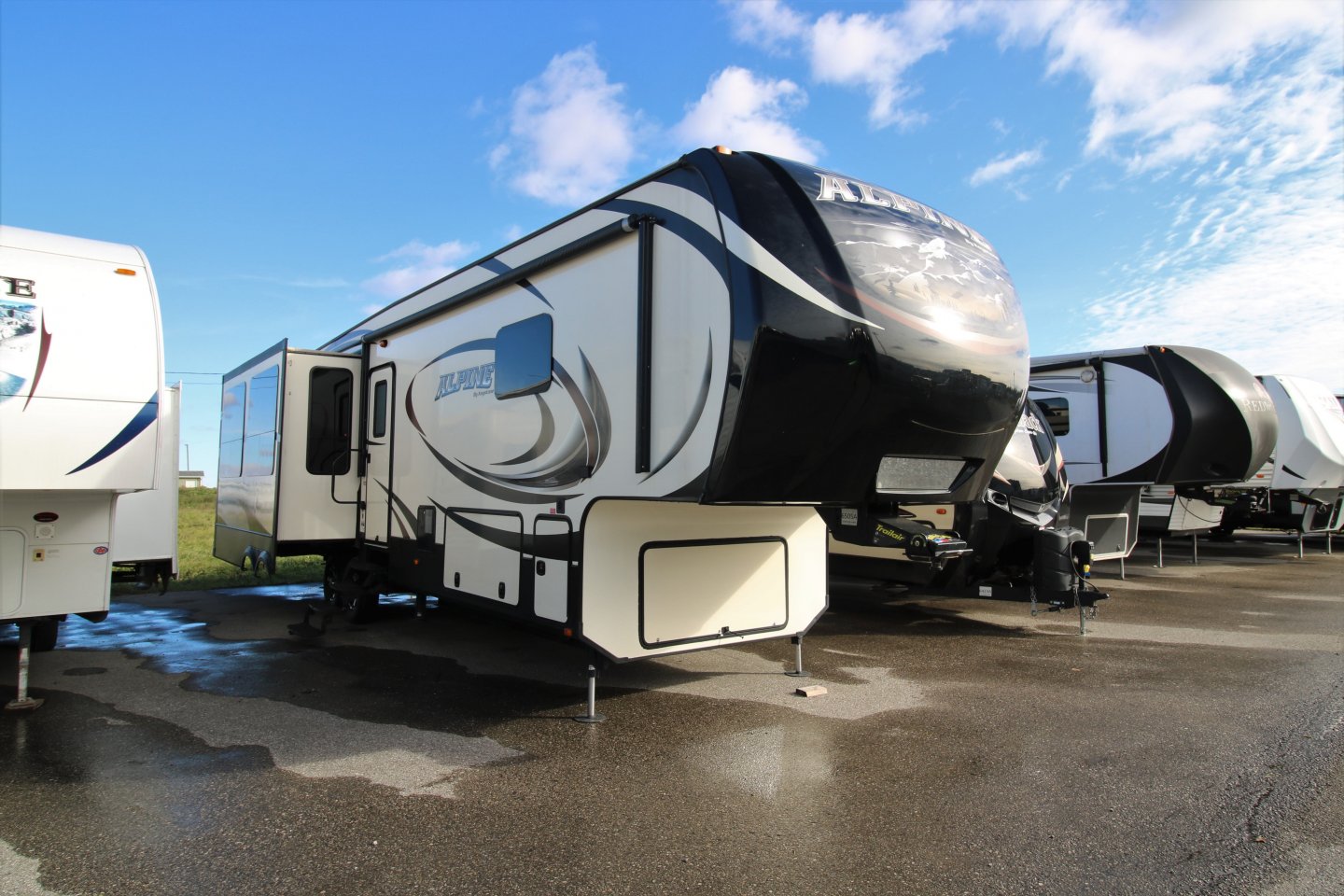 Used Inventory - Airstreams | Campers London | Travel Trailers for sale