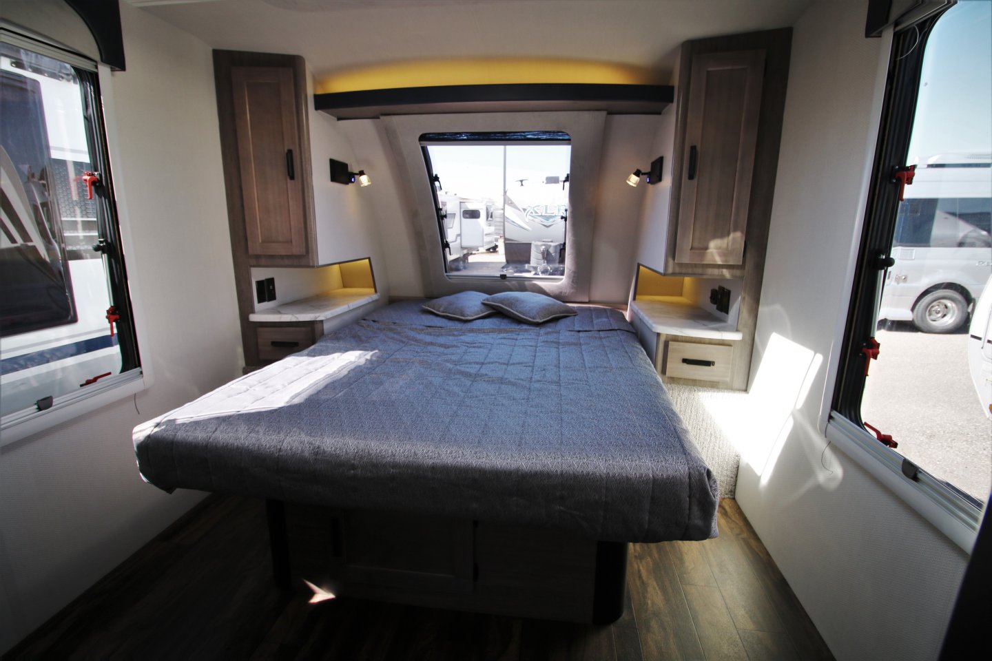 2021 LANCE LANCE 2075 - Airstreams | Campers London | Travel Trailers ...
