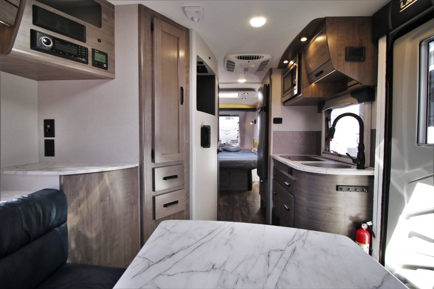 2021 LANCE LANCE 2075 - Airstreams | Campers London | Travel Trailers ...