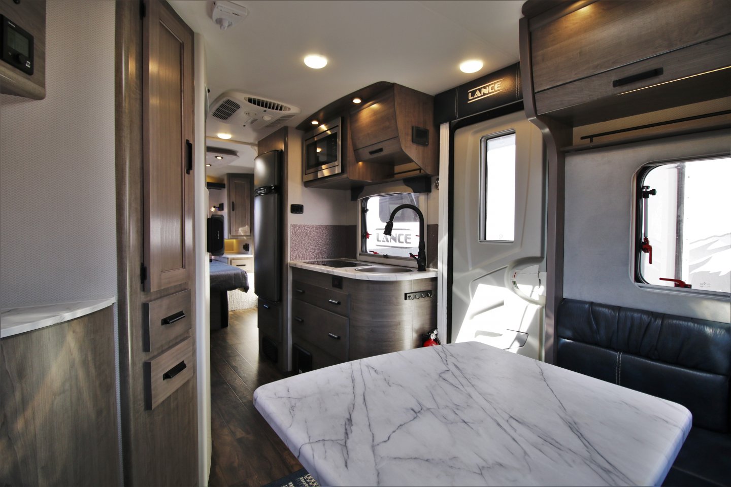 2021 LANCE LANCE 2075 - Airstreams | Campers London | Travel Trailers ...