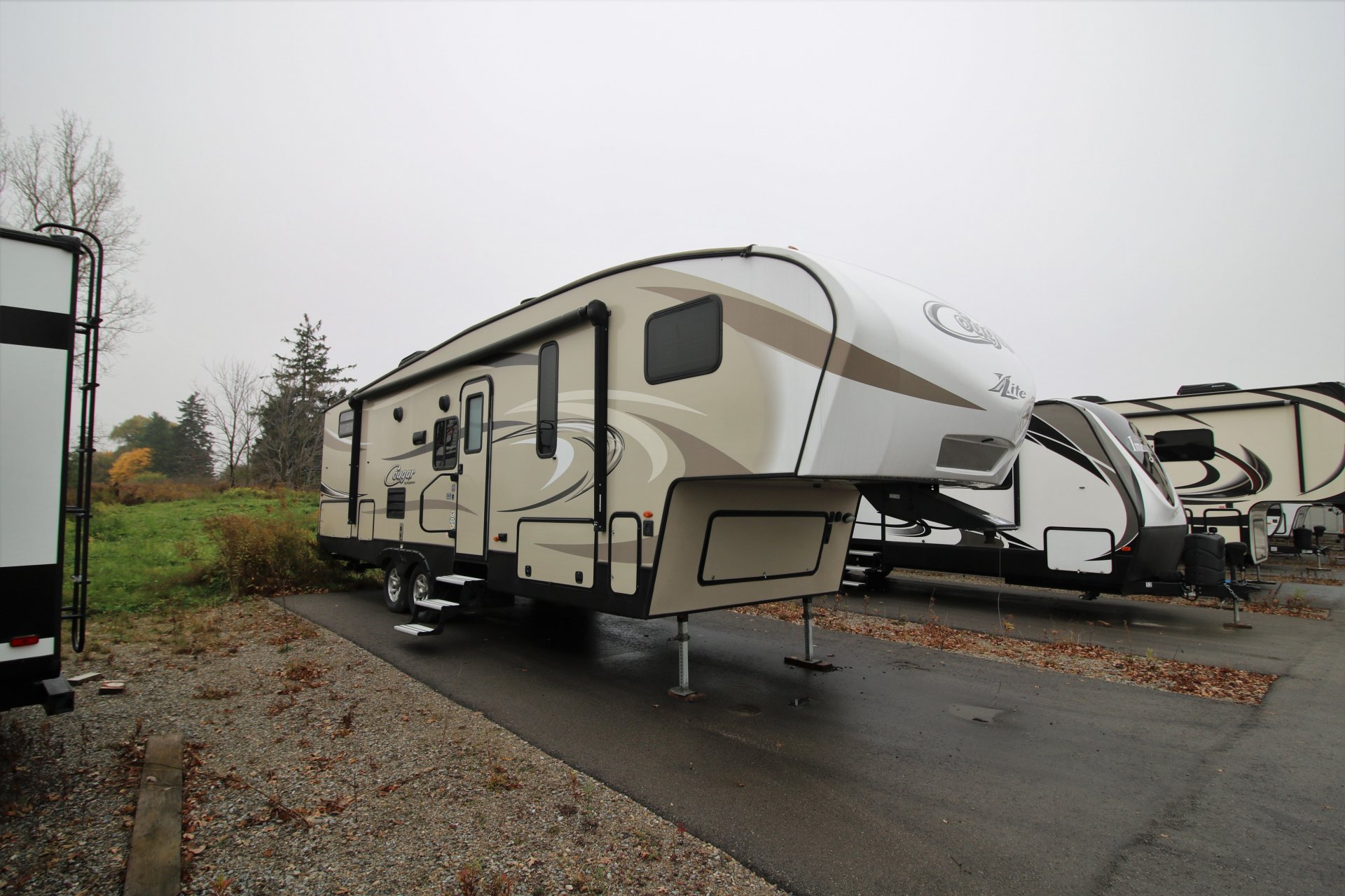 Used Fifth Wheels - Airstreams | Campers London | Travel Trailers for sale