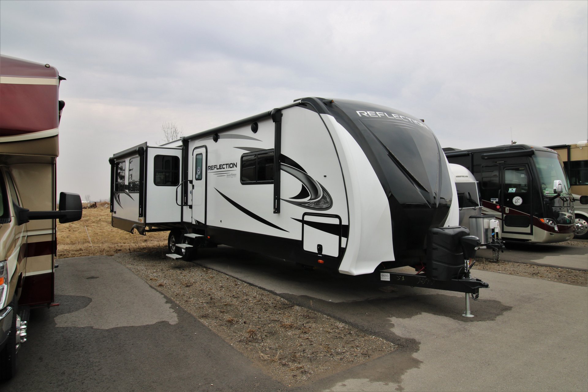 New Travel Trailers - Airstreams | Campers London | Travel Trailers for ...