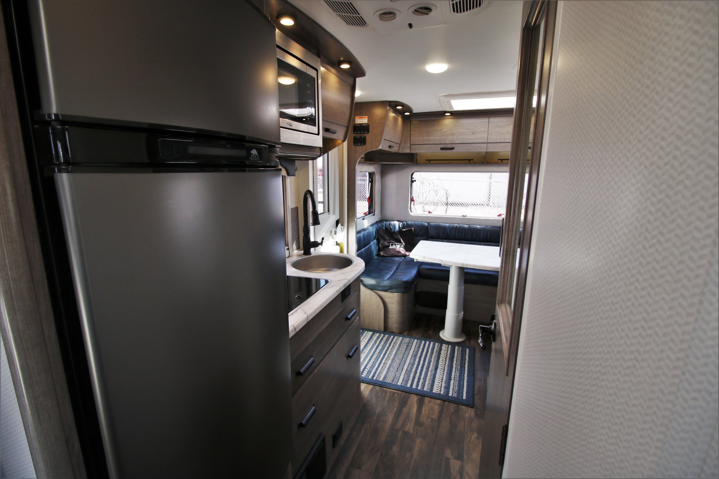 2021 LANCE LANCE 2075 - Airstreams | Campers London | Travel Trailers ...