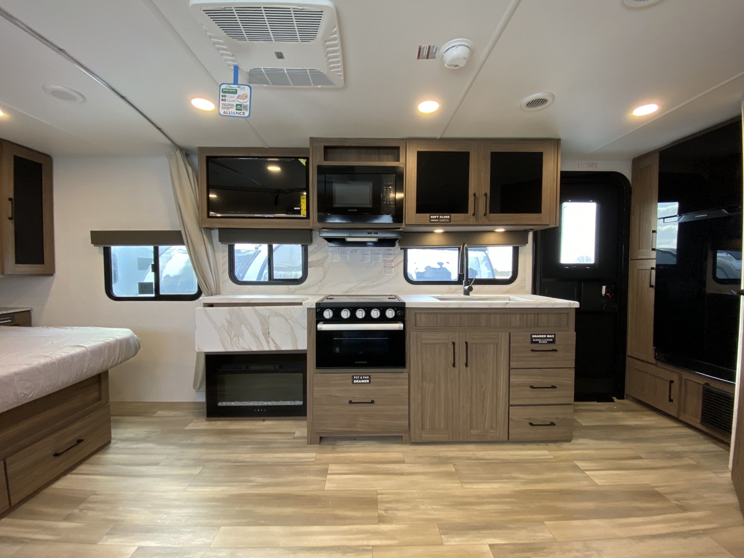2025 ALLIANCE RV DELTA ULTRA LITE ML206 - Airstreams | Campers London ...